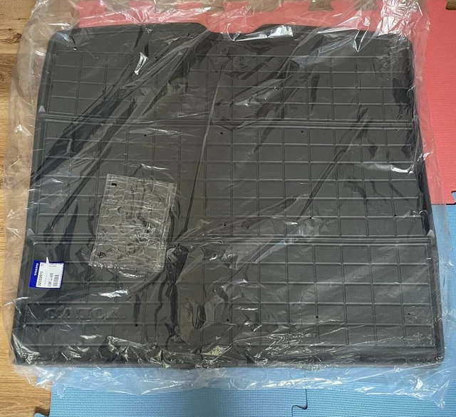 GENUINE VOLVO XC40 (2018-2024MY) Black Moulded Plastic Boot/Cargo Mat ...