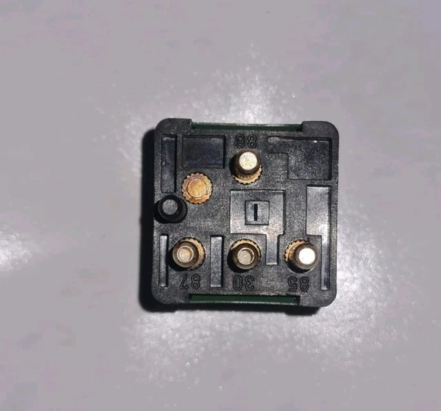 ORIGINAL MERCEDES W124 R129 W201 W202 Relais Gebläse Kraftstoffpumpe ...