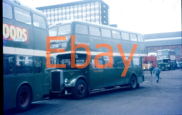 35MM BUS SLIDE Gateshead & District Leyland PD3 / MCW AFT 927 - 227 Ex ...