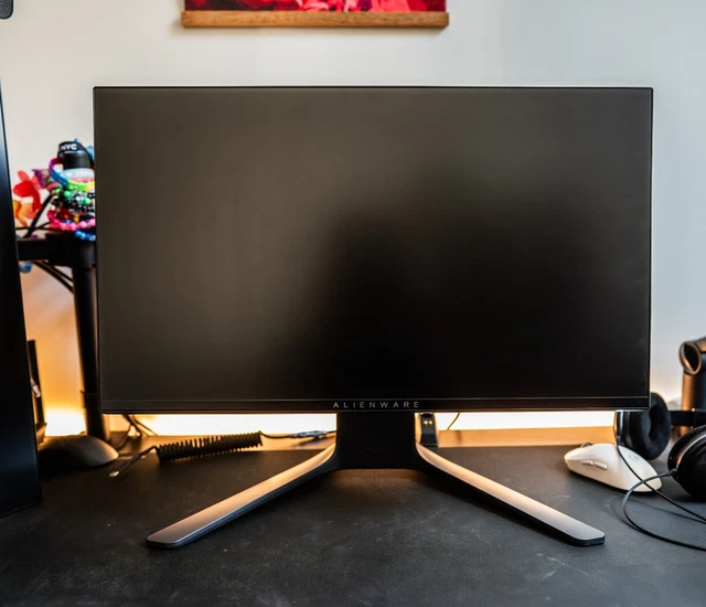 ALIENWARE 25& IPS LED Monitor - Dark Side of the Moon (AW2521HF) $200. ...