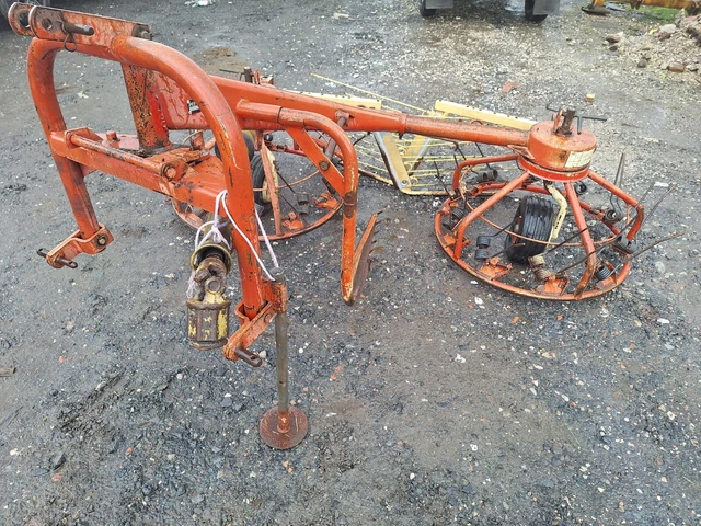 PZ HAYBOB 300 Hay Turner Tedder Rowing Up Machine Tractor Farm Haytime ...