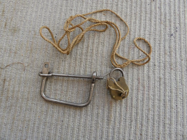 WW2 ERA BRITISH Army Kit Bag Locking D-Ring and padlock with key £23.99 ...