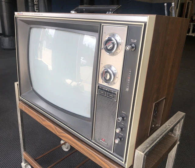 VINTAGE CLASSIC HITACHI 19” CRT TV Television Model CT-900 Woodgrain ...