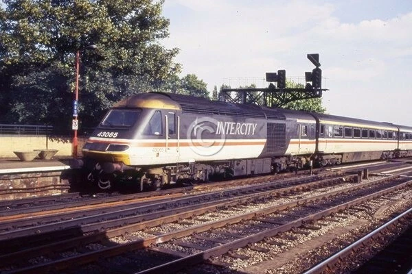 COLOUR RAILWAY PHOTOGRAPH of Class 43 43065 at Oxford on 14/06/1992 £1. ...