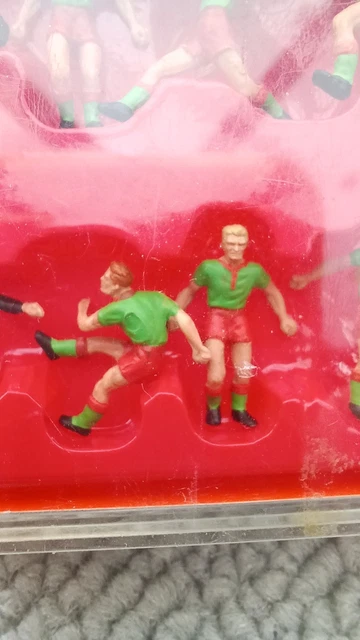 WM 2026 PREISER HO Nr. 10075 Fußball Mannschaft rot grün Schiedsrichter Ball OVP EUR 19,99 ...