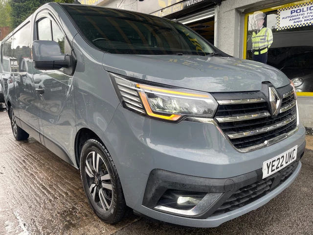 2022 RENAULT TRAFIC LL30 Blue dCi 150 Sport+ Van PANEL VAN Diesel ...