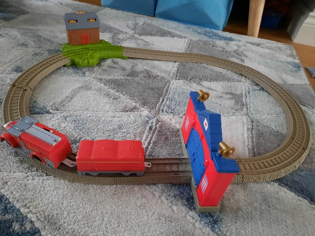 THOMAS THE TANK Engine and Friends Fiery Flynn's Rescue Set Trackmaster ...