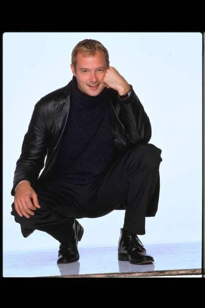 TELEVISION PRESENTER JOHN Leslie circa 1997 Old TV Photo 1 $8.50 ...