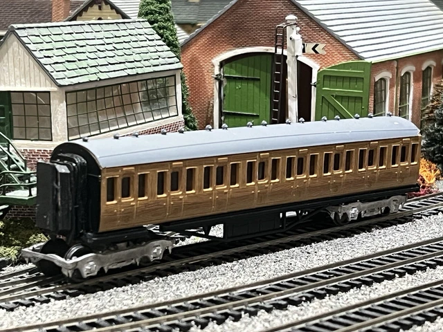 KIT BUILT MODIFIED Grafar OO Gauge 4mm LNER Quad Art? Composite Coach ...
