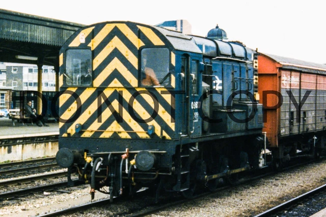 UK DIESEL TRAIN Railway Photograph Of Class 08 08637 Loco. Rm08-217 £1. ...