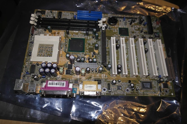 SOCKET 370 ATX motherboard AGP PCI Audio IDE FDD DFI CS62-tc £44.99 ...