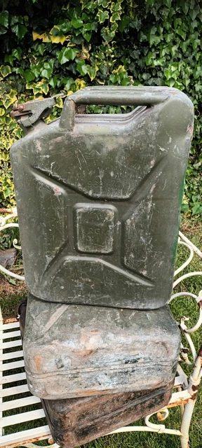 BRITISH ARMY / Military 1968 Jerry Can. Marked + War Dept Arrow. £12.00 ...