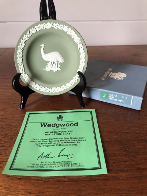 VINTAGE WEDGWOOD JASPERWARE Small Tray Emu Australian Animals White On ...