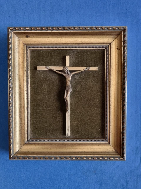 ANCIEN CADRE Bois Dore A La Feuille Avec Christ Bronze Religion Style ...