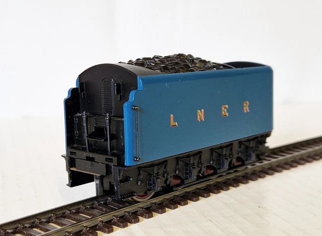 HORNBY LNER CLASS A4 Motorised Tender In Garter Blue Livery With Maroon ...