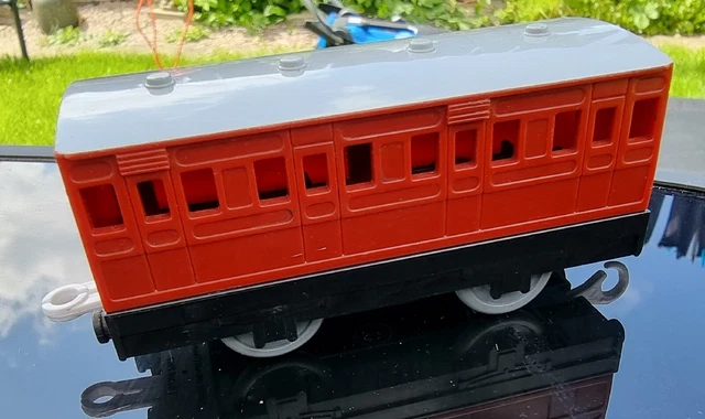 THOMAS THE TANK Engine & Friends Trackmaster Red Coach Carriage £6.99 ...