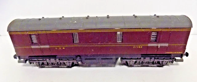 LMS GUV PARCEL Van 37762 Coach Oo Gauge By Lima With Bent Coupling ...