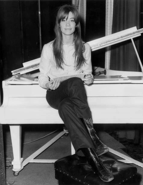 FRENCH ACTRESS FRANCOISE Hardy At The Savoy Hotel London 1966 OLD PHOTO ...