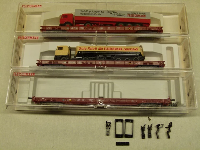 3 FLEISCHMANN-NIEDERFLURWAGEN 5270-5276-5278, 2 LKWs, 2 Pufferbohlen ...