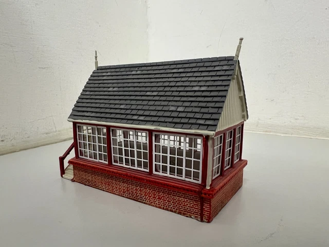 HORNBY R9634 SKALEDALE Great Northern Platform Signal Box - Unboxed £4. ...