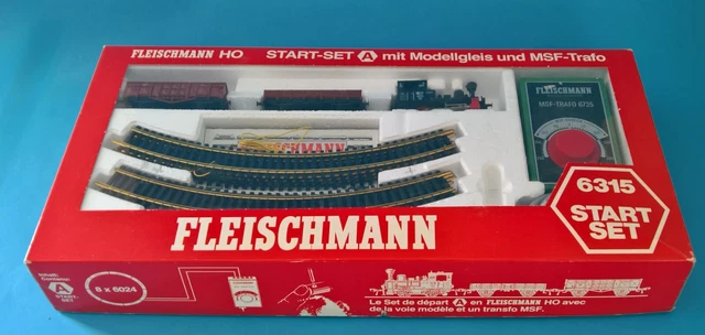 FLEISCHMANN H0: START-SET mit Dampflokomotive und zwei Güterwagen (A ...