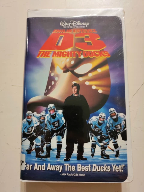 DISNEY D3 THE Mighty Ducks VHS Clamshell Emilio Estevez Ice Hockey £0. ...