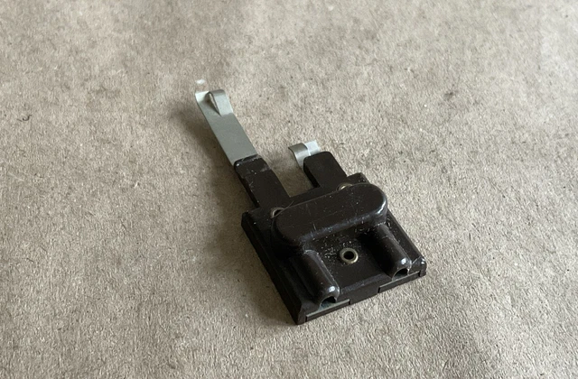 TRIANG R 487 Power Connection Clip For Super 4 or Series 3 Track £6.99 ...