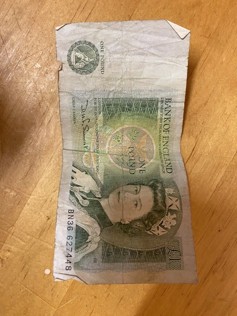BANK OF ENGLAND Queen Elizabeth One Pound Note. Bn36 627448 £100.00 ...