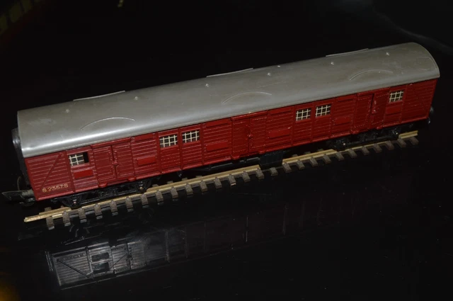 MAROON UTILITY VAN /-Parcel Van S2357.S Oo Gauge By Triang £9.92 ...