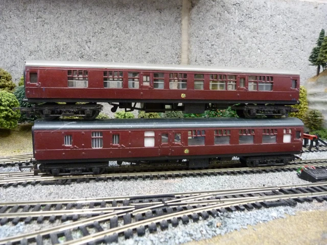 TRIANG HORNBY MAROON coaches x 2 for OO gauge model train set £10.71 ...