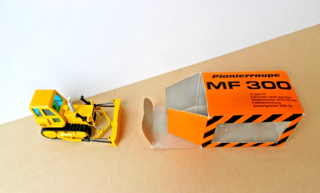 MASSEY FERGUSON - Raupe - Crawler Dozer - MF 300 – NZG 129 – Fensterbox ...