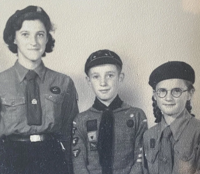 SOCIAL HISTORY SCOUTING SIBLINGS GIRL GUIDE, CUB SCOUT & BROWNIE PC ...