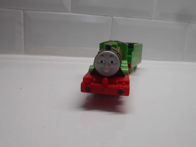 TOMY TRACKMASTER THOMAS the tank engine battery train Henry and tender ...