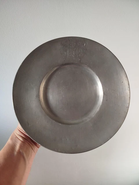 ANCIENNE ASSIETTE ÉTAIN à la cardinal armoiries gravées EUR 20,00 ...