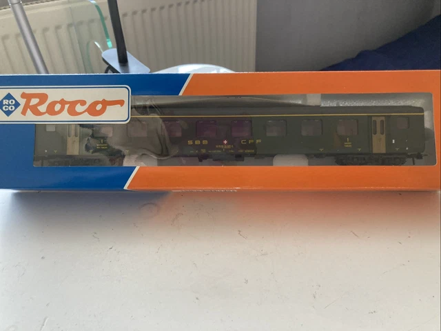 ROCO 44330 (SBB) 1st Class Coach £26.72 - PicClick UK