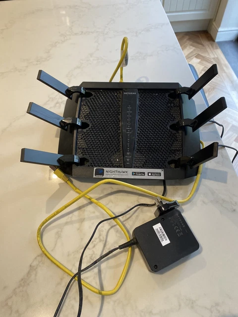 NETGEAR R8000-100UKS NIGHTHAWK X6 Tri-Band 3.2Gbps Router - Black £40. ...