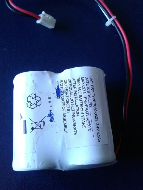 EMERGENCY LIGHTING BATTERIES TYPE 7030-0621 2.4 4.5ah(×5) £8.80 ...