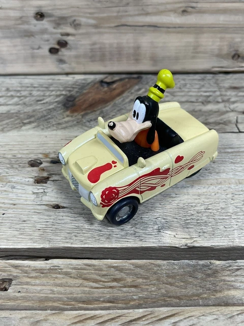 GOOFY ROADSTER RACERS Die Cast Car Disney Mattel 2016 Yellow Figure 4 ...