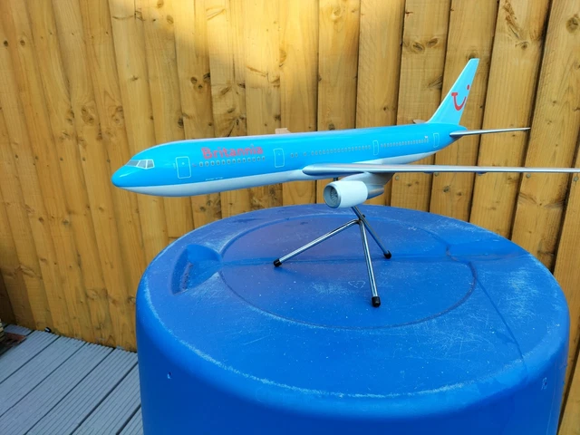 1/100 BRITANNIA TUI Thomson Boeing 767-300 Travel Agent Space Model ...