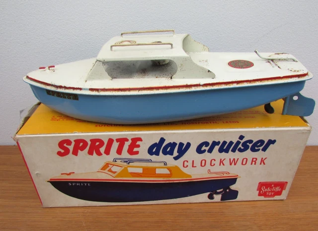 VINTAGE SUTCLIFFE SPRITE Day Cruiser Clockwork Tin Metal Boat £39.99 ...