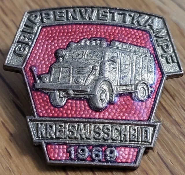 FEUERWEHR KREISAUSSCHEID ABZEICHEN Gold der DDR 1969 - fire department ...