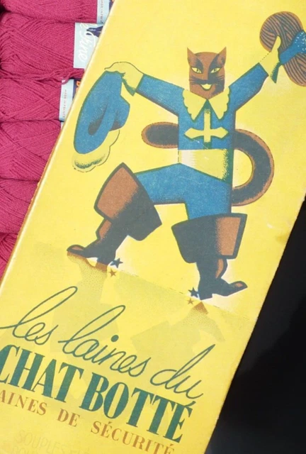 MERCERIE ANCIENNE, BOITE ANCIENNE LAINES du CHAT BOTTÉ avec 10 pelotes ...