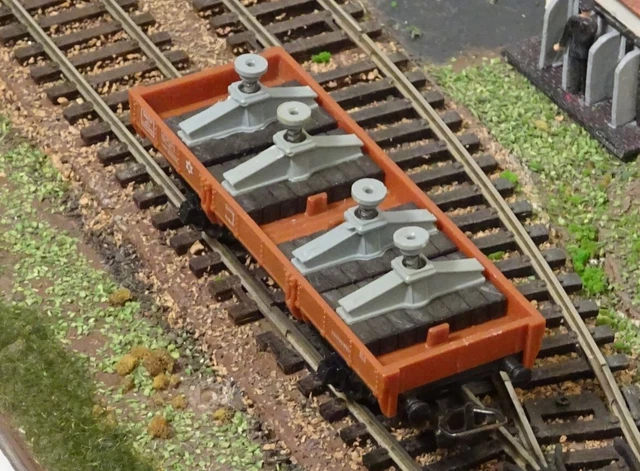 JOUEF HO WAGON avec 4 vérins de stabilisations pour grue Cockerill 85T réf 6963 EUR 18,00 ...