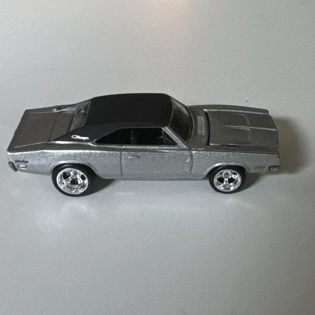 HOT WHEELS ULTRA Hots '69 Dodge Charger argent moulé sous pression ...