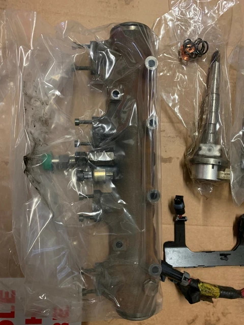 ISUZU TROOPER 4JX1 Injectors & Rail £500.00 - PicClick UK