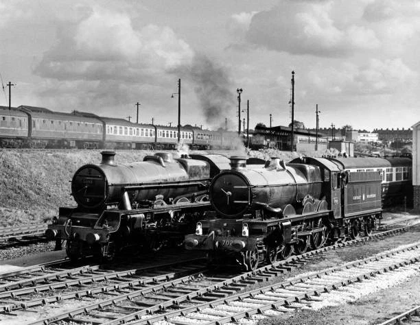 GREAT WESTERN RAILWAY Castle Class steam locomotive 7029 Clun - 1968 ...