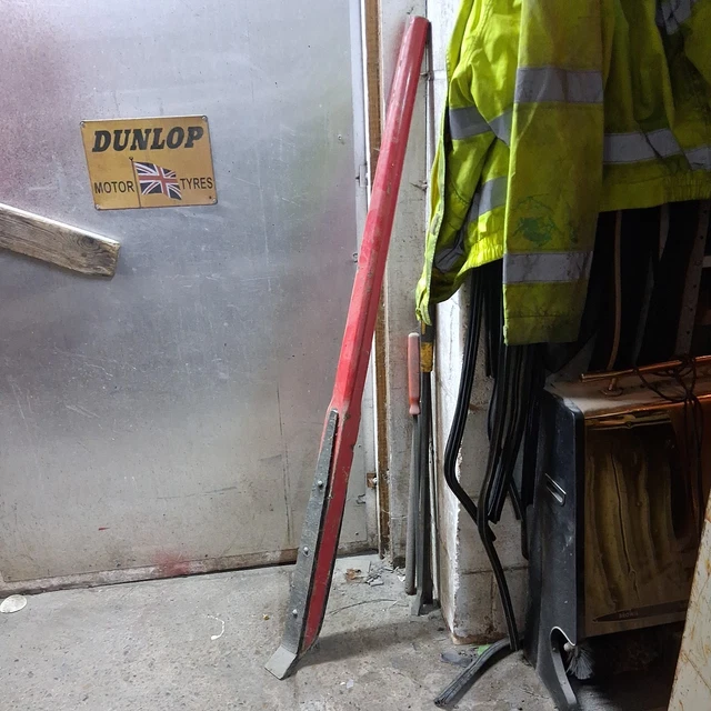 RAILWAY TRACK LIFTING Pry bar 5ft tall very heavy moves anything £28.78 ...