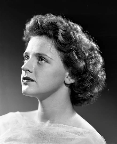 RADIO ACTRESS VIRGINIA Kaye She marries Broadway producer Kermit 1940s ...