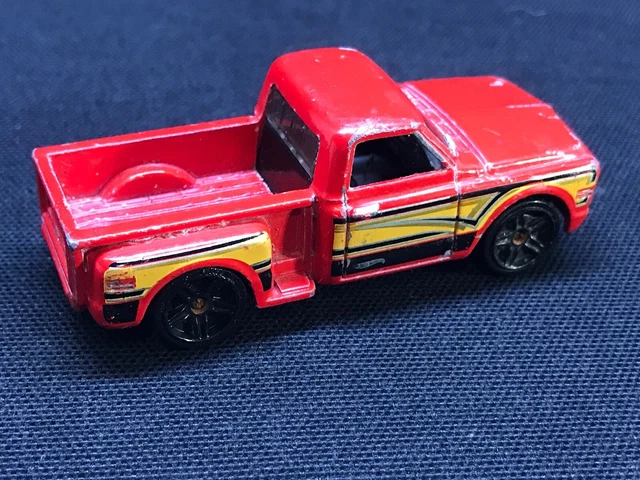 HOT WHEELS CUSTOM '69 Chevy Collectable Scale 1:64 EUR 7,84 - PicClick IT