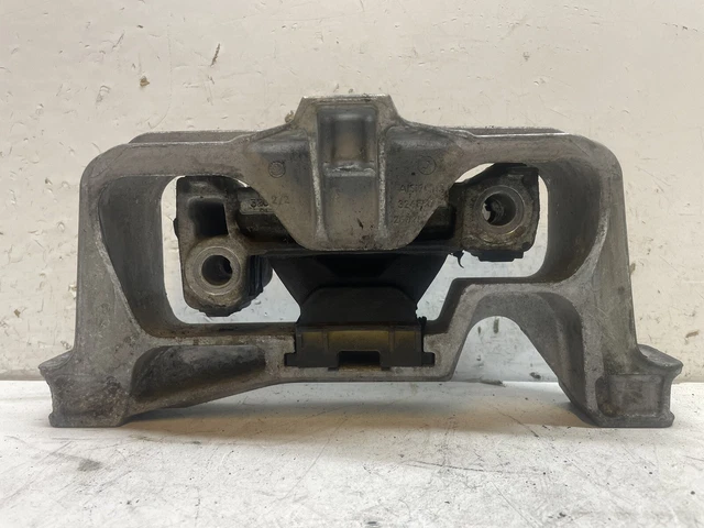 MERCEDES A45 AMG W176 Right Side Engine Mount Support A2462402417 ...